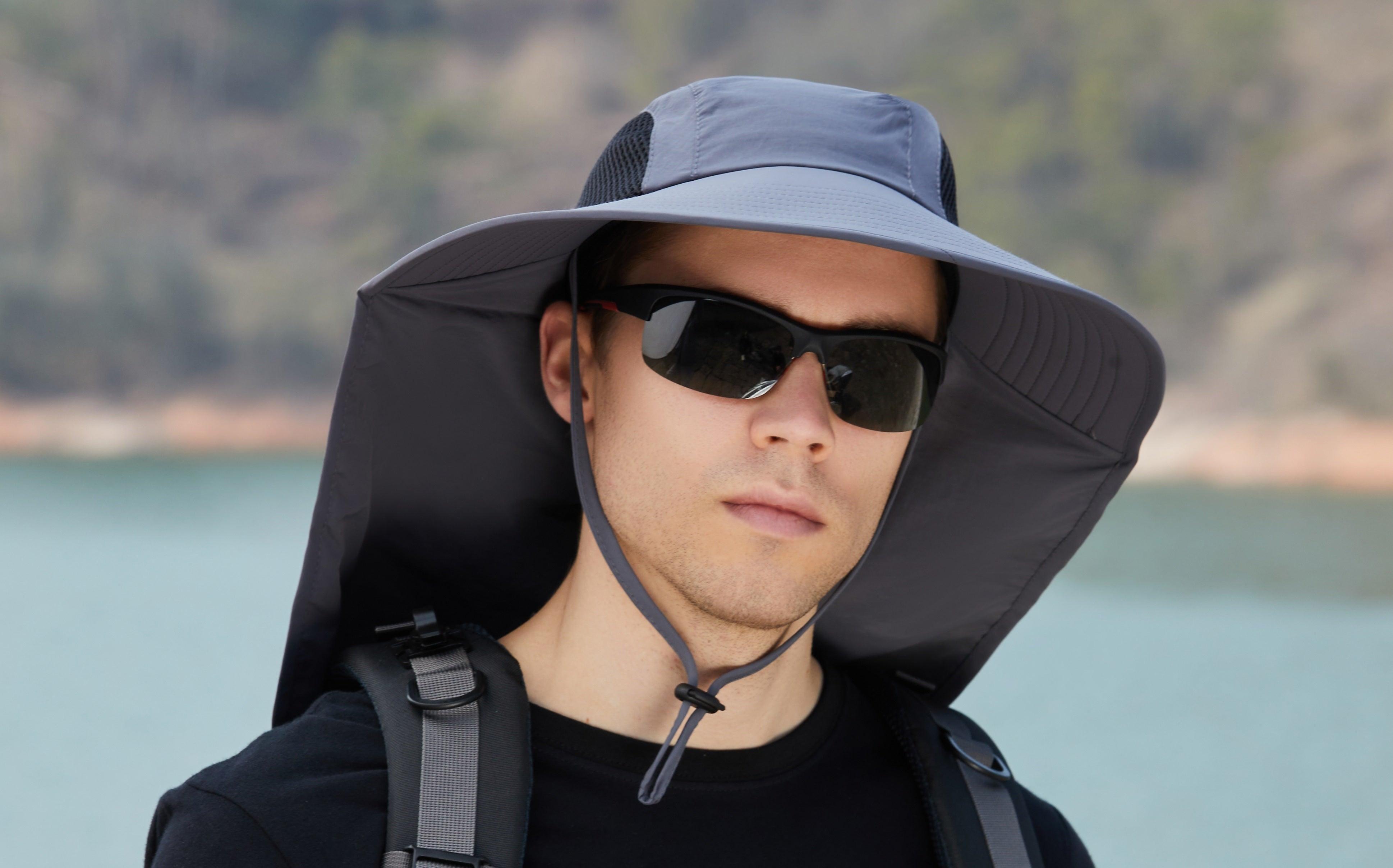 the-stylish-revival-of-the-legionnaire-hat-oz-smart.jpg?v=1710924399